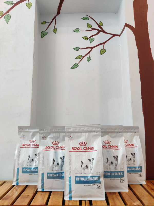 Royal Canin- Hypoallergenic Small Dog (1kg) - Products - Gloria's Pet ...